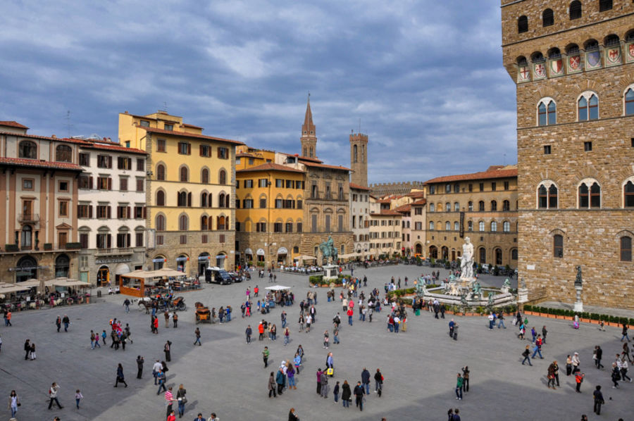 Experience Tuscany: Linger on a Convivial Piazza and Join the ...