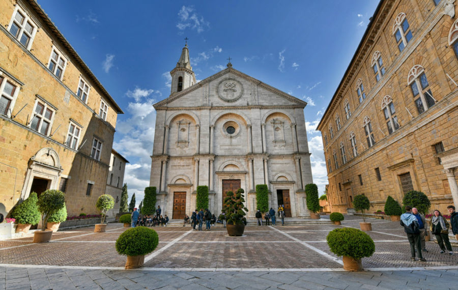 Experience Tuscany: Linger on a Convivial Piazza and Join the ...